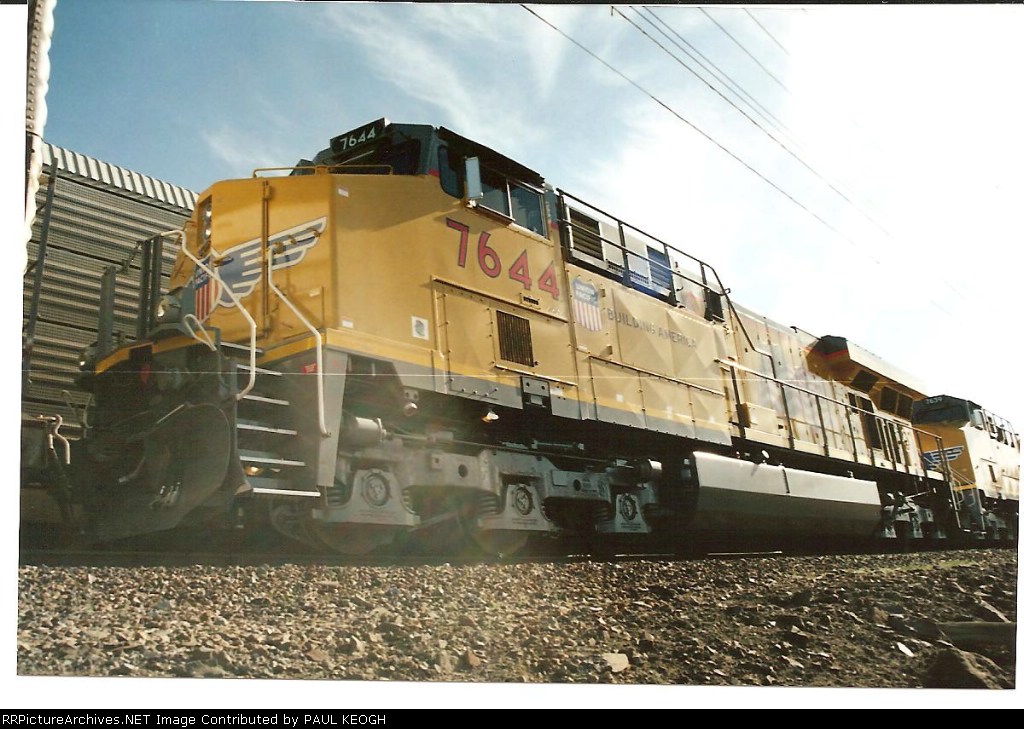 Daylight awakenings UP 7644 from its night rest with 7639